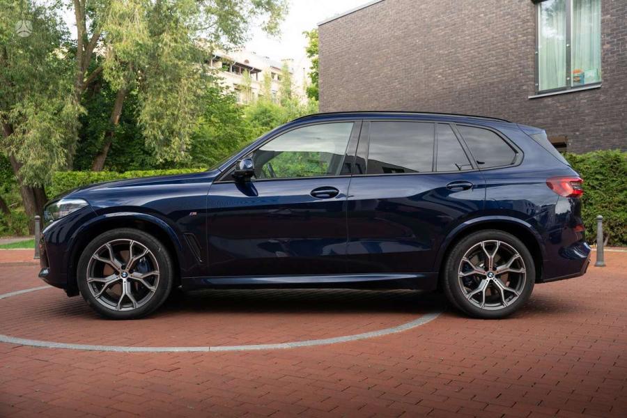 Blue BMW X5 2020 in Vilnius, with an engine capacity of 2.99 L and mileage of 131 thousand km for 44950 €, photo 4 on AUTOMOTO.COM.LV