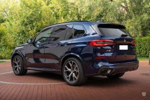 Blue BMW X5 2020 in Vilnius, with an engine capacity of 2.99 L and mileage of 131 thousand km for 44950 €, photo 5 on AUTOMOTO.COM.LV