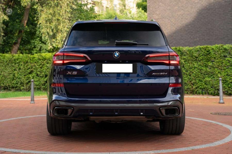 Blue BMW X5 2020 in Vilnius, with an engine capacity of 2.99 L and mileage of 131 thousand km for 44950 €, photo 6 on AUTOMOTO.COM.LV