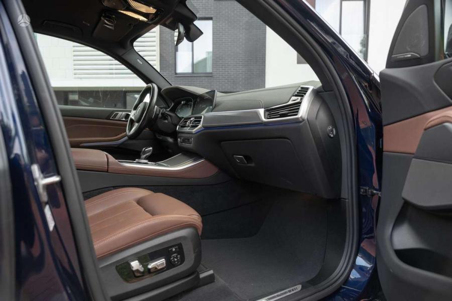 Blue BMW X5 2020 in Vilnius, with an engine capacity of 2.99 L and mileage of 131 thousand km for 44950 €, photo 15 on AUTOMOTO.COM.LV