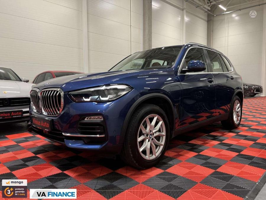 Blue BMW X5 2021 in Vilnius, with an engine capacity of 3.00 L and mileage of 77 thousand km for 44990 €, photo 1 on AUTOMOTO.COM.LV