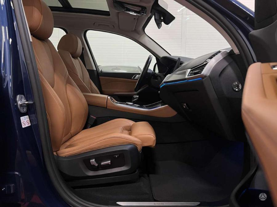 Blue BMW X5 2021 in Vilnius, with an engine capacity of 3.00 L and mileage of 77 thousand km for 44990 €, photo 18 on AUTOMOTO.COM.LV