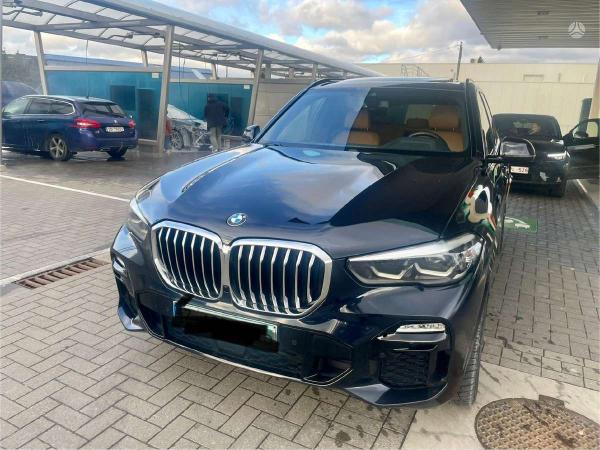 Zils BMW X5 2021 Viļņa, ar dzinēja tilpumu 3.00 L un nobraukumu 218 tūkst. km par 36700 €, foto 1 vietnē AUTOMOTO.COM.LV