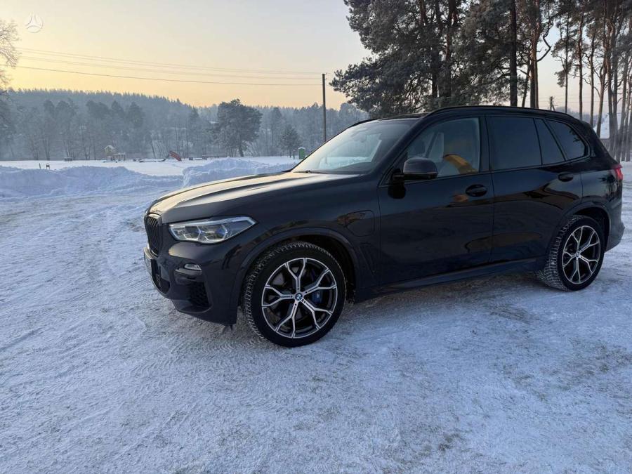 Zils BMW X5 2021 Viļņa, ar dzinēja tilpumu 3.00 L un nobraukumu 141 tūkst. km par 47600 €, foto 4 vietnē AUTOMOTO.COM.LV