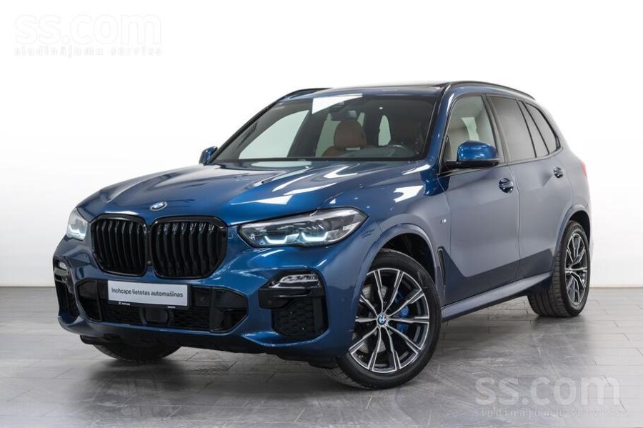 Blue BMW X5 2021 in Riga, with an engine capacity of 3.00 L and mileage of 105 thousand km for 47900 €, photo 1 on AUTOMOTO.COM.LV