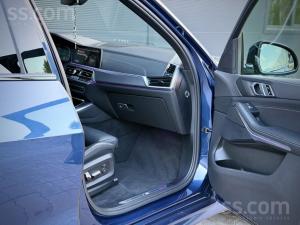 Blue BMW X5 2021 in Riga, with an engine capacity of 3.00 L and mileage of 172 thousand km for 41995 €, photo 26 on AUTOMOTO.COM.LV