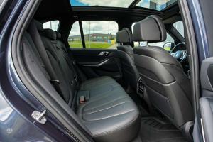 Zils BMW X5 2021 Kauņa, ar dzinēja tilpumu 2.99 L un nobraukumu 225 tūkst. km par 39950 €, foto 38 vietnē AUTOMOTO.COM.LV
