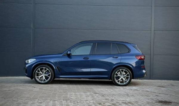 Zils BMW X5 2021 Rīga, ar dzinēja tilpumu 3.00 L un nobraukumu 172 tūkst. km par 41995 €, foto 2 vietnē AUTOMOTO.COM.LV