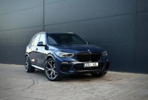 Blue BMW X5 2021 in Riga, with an engine capacity of 3.00 L and mileage of 172 thousand km for 41995 €, photo 5 on AUTOMOTO.COM.LV