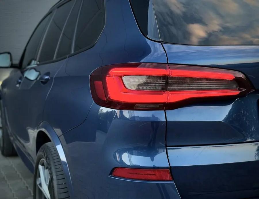 Blue BMW X5 2021 in Riga, with an engine capacity of 3.00 L and mileage of 172 thousand km for 41995 €, photo 8 on AUTOMOTO.COM.LV