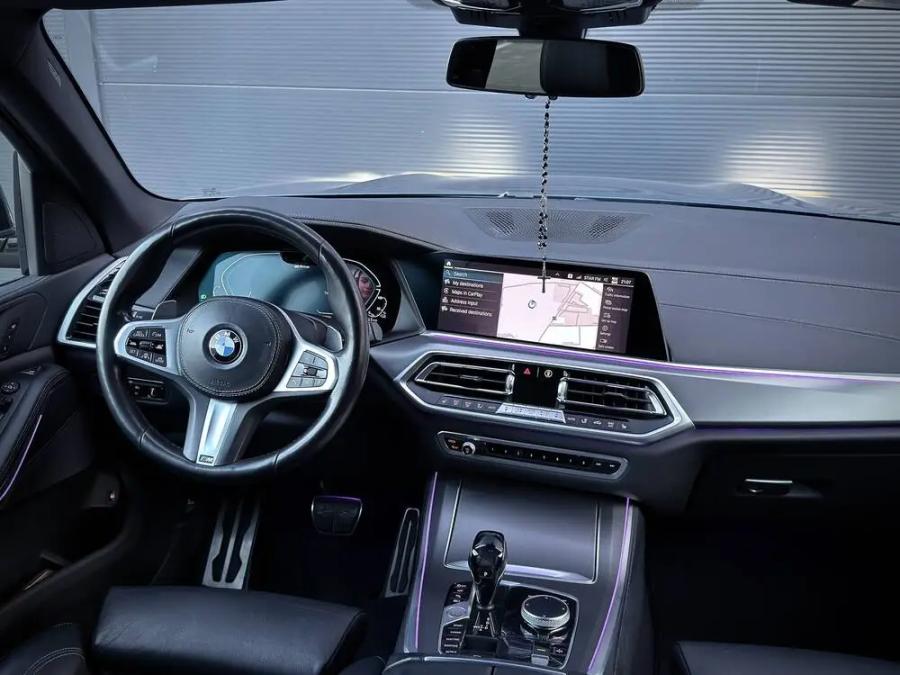 Blue BMW X5 2021 in Riga, with an engine capacity of 3.00 L and mileage of 172 thousand km for 41995 €, photo 9 on AUTOMOTO.COM.LV