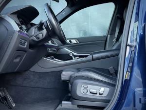 Blue BMW X5 2021 in Riga, with an engine capacity of 3.00 L and mileage of 172 thousand km for 41995 €, photo 11 on AUTOMOTO.COM.LV