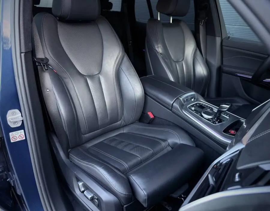 Blue BMW X5 2021 in Riga, with an engine capacity of 3.00 L and mileage of 172 thousand km for 41995 €, photo 28 on AUTOMOTO.COM.LV
