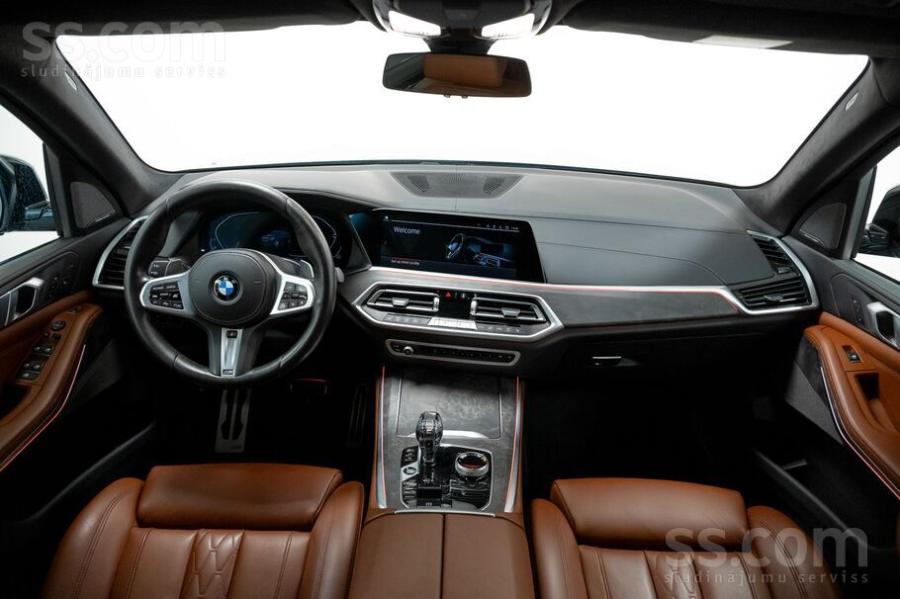 Blue BMW X5 2021 in Riga, with an engine capacity of 3.00 L and mileage of 90 thousand km for 48500 €, photo 8 on AUTOMOTO.COM.LV