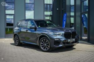 Blue BMW X5 2021 in Kaunas, with an engine capacity of 3.00 L and mileage of 225 thousand km for 39950 €, photo  on AUTOMOTO.COM.LV