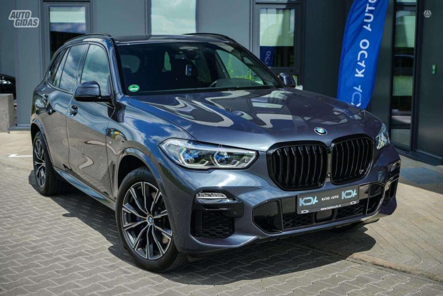 Blue BMW X5 2021 in Kaunas, with an engine capacity of 3.00 L and mileage of 225 thousand km for 39950 €, photo 3 on AUTOMOTO.COM.LV