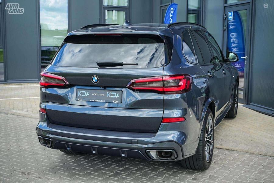 Blue BMW X5 2021 in Kaunas, with an engine capacity of 3.00 L and mileage of 225 thousand km for 39950 €, photo 13 on AUTOMOTO.COM.LV
