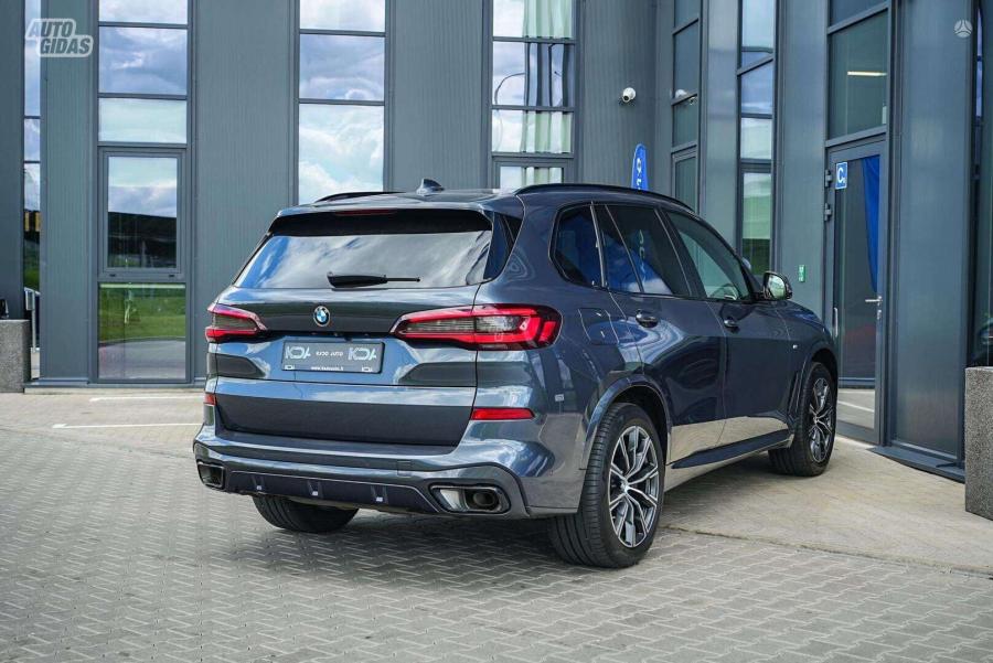 Blue BMW X5 2021 in Kaunas, with an engine capacity of 3.00 L and mileage of 225 thousand km for 39950 €, photo 14 on AUTOMOTO.COM.LV