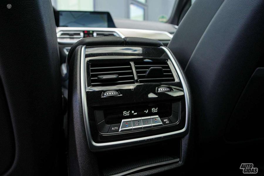 Blue BMW X5 2021 in Kaunas, with an engine capacity of 3.00 L and mileage of 225 thousand km for 39950 €, photo 36 on AUTOMOTO.COM.LV
