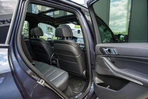 Blue BMW X5 2021 in Kaunas, with an engine capacity of 3.00 L and mileage of 225 thousand km for 39950 €, photo 37 on AUTOMOTO.COM.LV