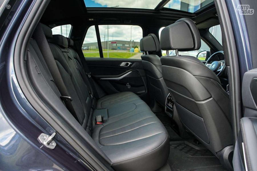 Blue BMW X5 2021 in Kaunas, with an engine capacity of 3.00 L and mileage of 225 thousand km for 39950 €, photo 38 on AUTOMOTO.COM.LV