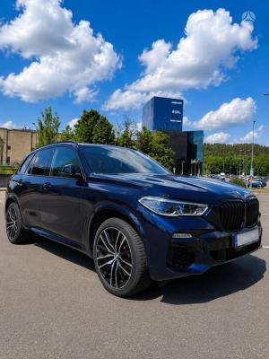 Синий БМВ Х5 2021 в Вильнюс, объемом двигателя 3.00 л и пробегом 91 тыс. км за 56500 €, фото  на AUTOMOTO.COM.LV