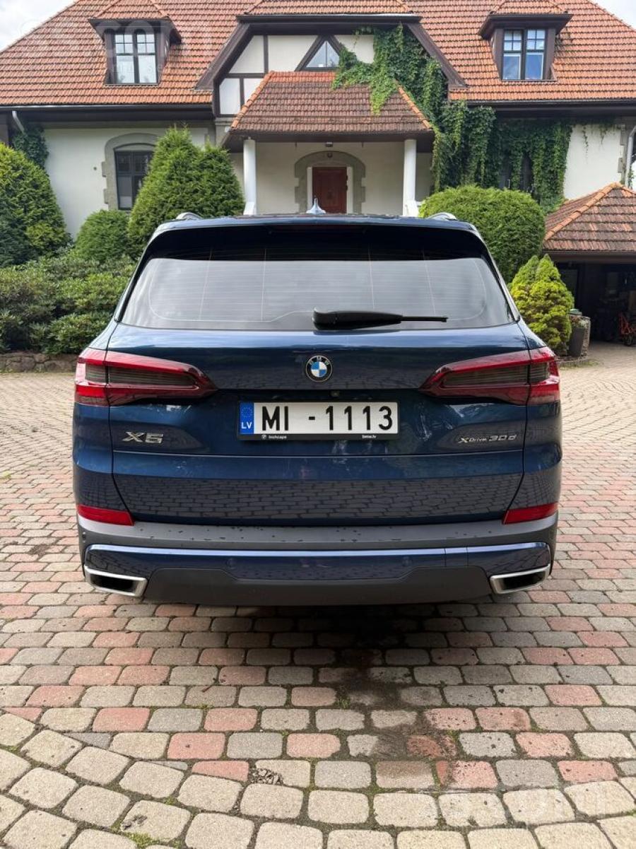 Zils BMW X5 2021 Rīga, ar dzinēja tilpumu 3.00 L un nobraukumu 135 tūkst. km par 43000 €, foto 4 vietnē AUTOMOTO.COM.LV