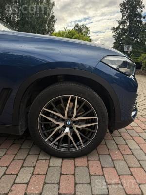 Zils BMW X5 2021 Rīga, ar dzinēja tilpumu 3.00 L un nobraukumu 135 tūkst. km par 43000 €, foto 5 vietnē AUTOMOTO.COM.LV