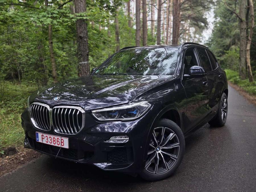 Blue BMW X5 2021 in Vilnius, with an engine capacity of 3.00 L and mileage of 224 thousand km for 35300 €, photo 1 on AUTOMOTO.COM.LV