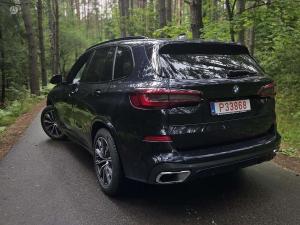 Blue BMW X5 2021 in Vilnius, with an engine capacity of 3.00 L and mileage of 224 thousand km for 35300 €, photo 5 on AUTOMOTO.COM.LV