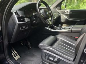 Blue BMW X5 2021 in Vilnius, with an engine capacity of 3.00 L and mileage of 224 thousand km for 35300 €, photo 15 on AUTOMOTO.COM.LV