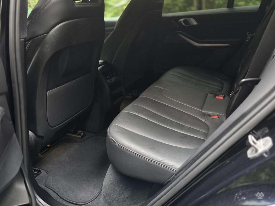 Blue BMW X5 2021 in Vilnius, with an engine capacity of 3.00 L and mileage of 224 thousand km for 35300 €, photo 26 on AUTOMOTO.COM.LV