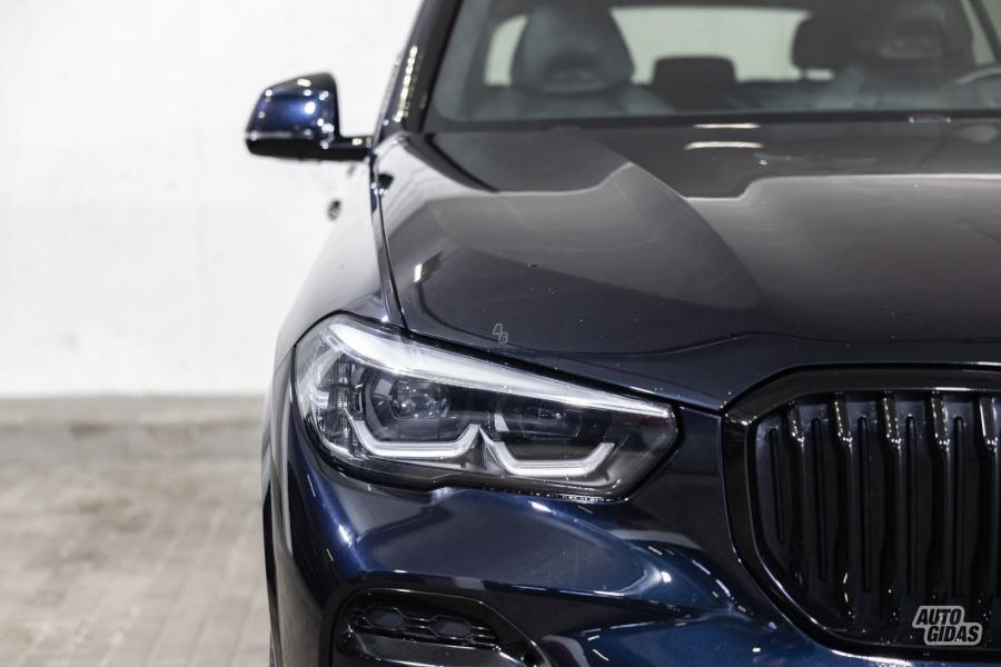 Blue BMW X5 2021 in Vilnius, with an engine capacity of 3.00 L and mileage of 137 thousand km for 48771 €, photo 4 on AUTOMOTO.COM.LV