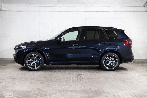 Blue BMW X5 2021 in Vilnius, with an engine capacity of 3.00 L and mileage of 137 thousand km for 48771 €, photo 7 on AUTOMOTO.COM.LV