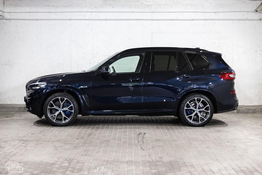 Blue BMW X5 2021 in Vilnius, with an engine capacity of 3.00 L and mileage of 137 thousand km for 48771 €, photo 7 on AUTOMOTO.COM.LV