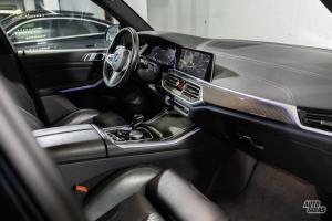 Blue BMW X5 2021 in Vilnius, with an engine capacity of 3.00 L and mileage of 137 thousand km for 48771 €, photo 20 on AUTOMOTO.COM.LV