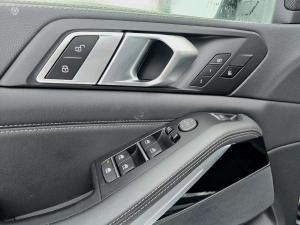 Синий БМВ Х5 2022 в Таураге, объемом двигателя 2.99 л и пробегом 226 тыс. км за 42500 €, фото 36 на AUTOMOTO.COM.LV