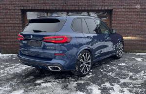 Blue BMW X5 2022 in Vilnius, with an engine capacity of 3.00 L and mileage of 140 thousand km for 46500 €, photo 5 on AUTOMOTO.COM.LV
