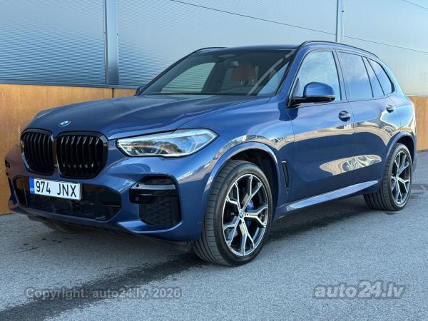 Zils BMW X5 2022 Tallina, ar dzinēja tilpumu 3.00 L un nobraukumu 90 tūkst. km par 54900 €, foto  vietnē AUTOMOTO.COM.LV