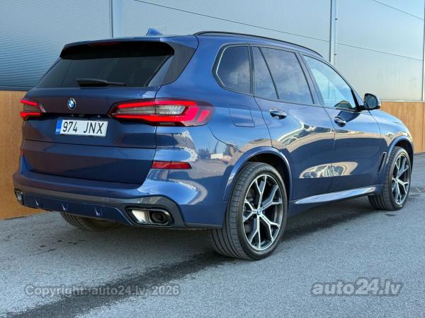 Zils BMW X5 2022 Tallina, ar dzinēja tilpumu 3.00 L un nobraukumu 90 tūkst. km par 54900 €, foto 2 vietnē AUTOMOTO.COM.LV