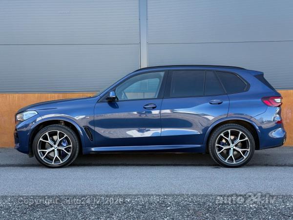 Zils BMW X5 2022 Tallina, ar dzinēja tilpumu 3.00 L un nobraukumu 90 tūkst. km par 54900 €, foto 5 vietnē AUTOMOTO.COM.LV