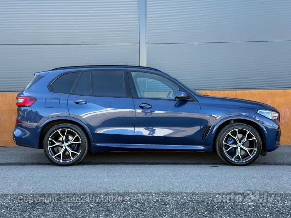 Zils BMW X5 2022 Tallina, ar dzinēja tilpumu 3.00 L un nobraukumu 90 tūkst. km par 54900 €, foto 6 vietnē AUTOMOTO.COM.LV