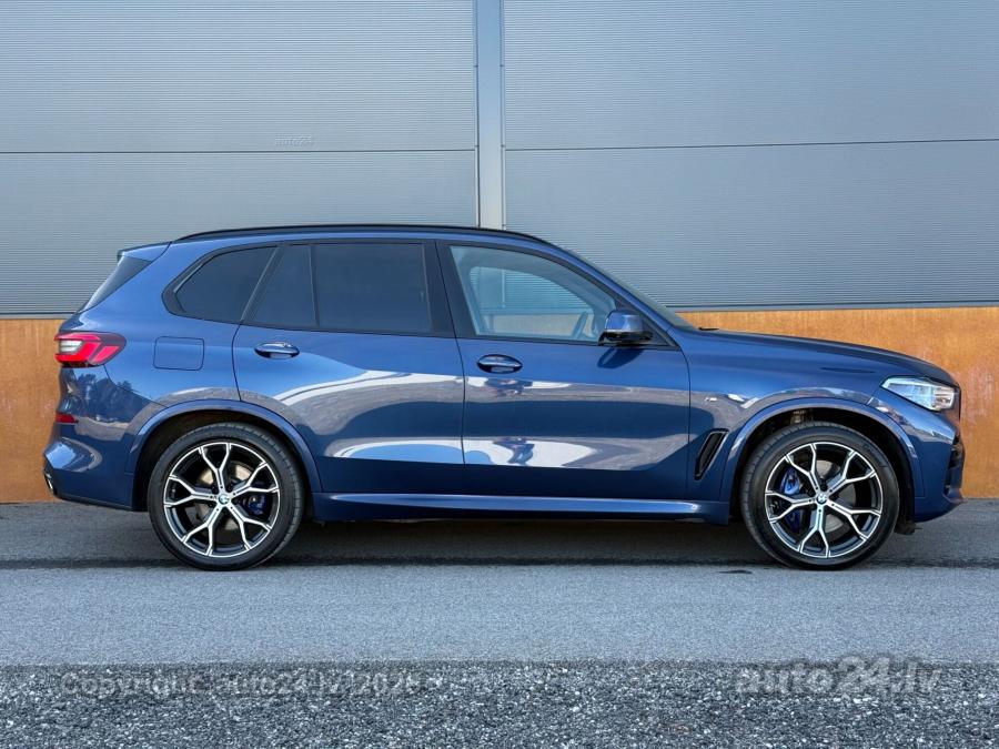 Blue BMW X5 2022 in Tallinn, with an engine capacity of 3.00 L and mileage of 90 thousand km for 54900 €, photo 7 on AUTOMOTO.COM.LV
