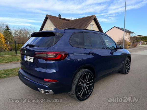 Zils BMW X5 2022 Tallina, ar dzinēja tilpumu 3.00 L un nobraukumu 40 tūkst. km par 59990 €, foto 5 vietnē AUTOMOTO.COM.LV
