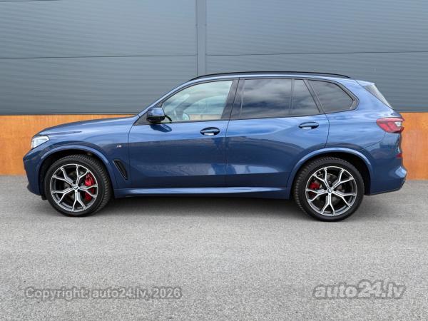 Zils BMW X5 2022 Tallina, ar dzinēja tilpumu 3.00 L un nobraukumu 136 tūkst. km par 49900 €, foto 5 vietnē AUTOMOTO.COM.LV