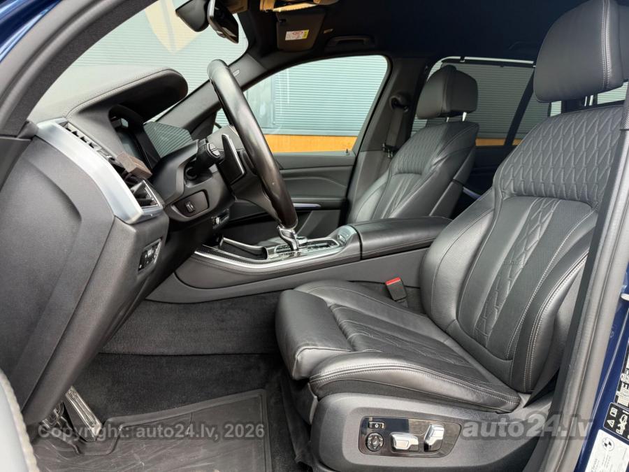 Zils BMW X5 2022 Tallina, ar dzinēja tilpumu 3.00 L un nobraukumu 136 tūkst. km par 49900 €, foto 10 vietnē AUTOMOTO.COM.LV
