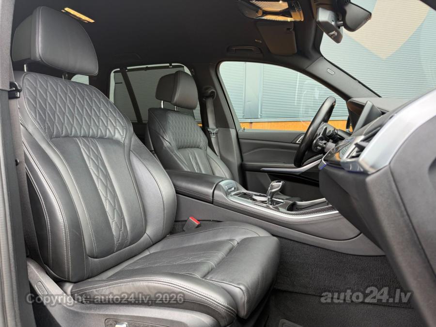 Zils BMW X5 2022 Tallina, ar dzinēja tilpumu 3.00 L un nobraukumu 136 tūkst. km par 49900 €, foto 13 vietnē AUTOMOTO.COM.LV
