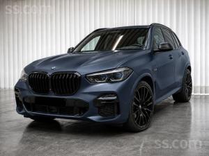 Blue BMW X5 2022 in Tukums, with an engine capacity of 3.00 L and mileage of 148 thousand km for 49990 €, photo  on AUTOMOTO.COM.LV