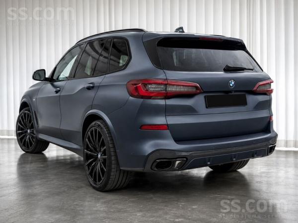 Blue BMW X5 2022 in Tukums, with an engine capacity of 3.00 L and mileage of 148 thousand km for 49990 €, photo 3 on AUTOMOTO.COM.LV