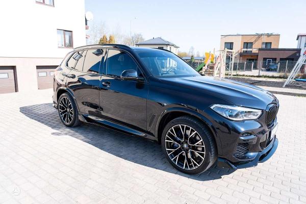 BMW X5 2022 in Riga on AUTOMOTO.COM.LV Blue BMW X5 2022 in Riga, with an engine capacity of 0.00 L and mileage of 98 thousand km for 52800 €, photo 3 on AUTOMOTO.COM.LV